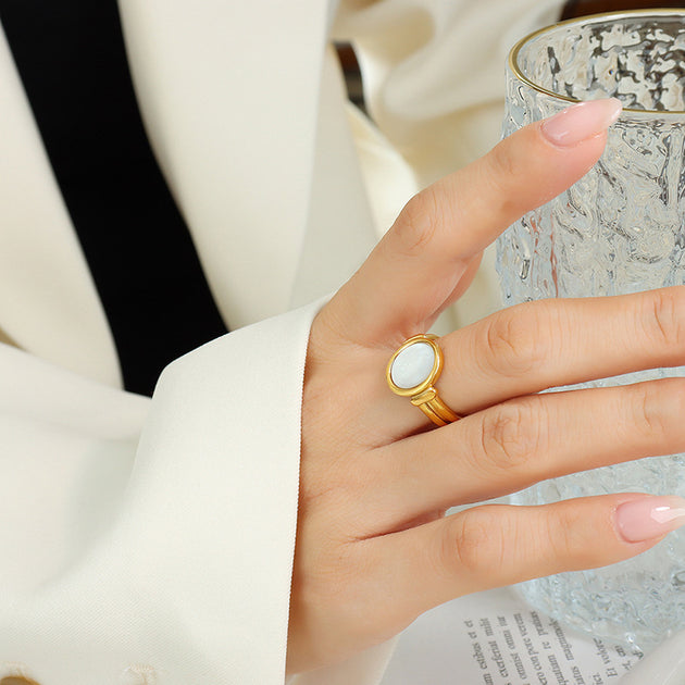 Belle Golden Seashell Ring – Vivori Jewels
